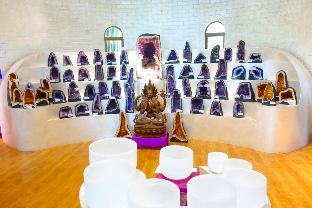 Australia Highlights Crystal Castle Byron Bay Geode Room – Earth Family ...